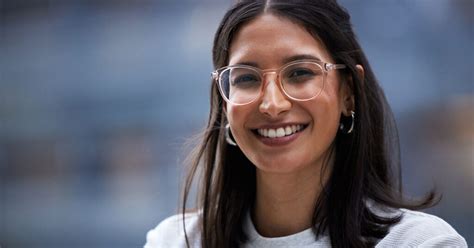 9 Subtle Habits That Make You Look Smarter