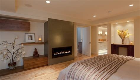 17 Impressive Master Bedrooms With Fireplaces
