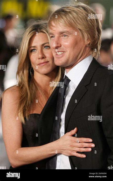 Actress Jennifer Aniston Left And Actor Owen Wilson Pose On The Press Line At The Premiere Of