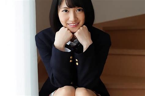 伊賀まこ 思春期のツンデレjk妹と近親相姦！パンツの脇からフル勃起チンポをぶち込み立ちバック 無料av動画