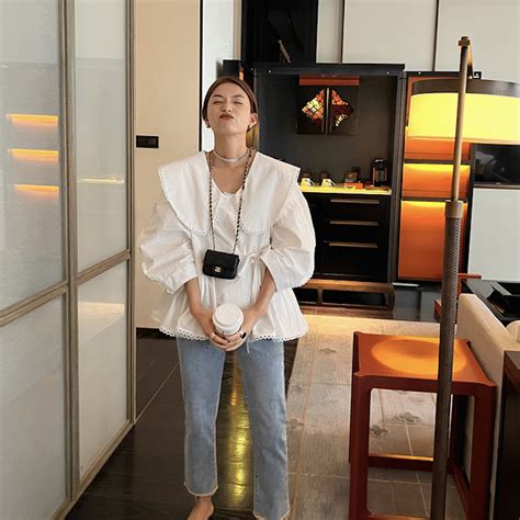 까모 [30대옷 가을신상] 빅카라 화이트 셔츠블라우스 리본 A라인 퍼프블라우스 데일리룩 가을옷 20대직장인 모임룩 데이트룩 슬랙스코디