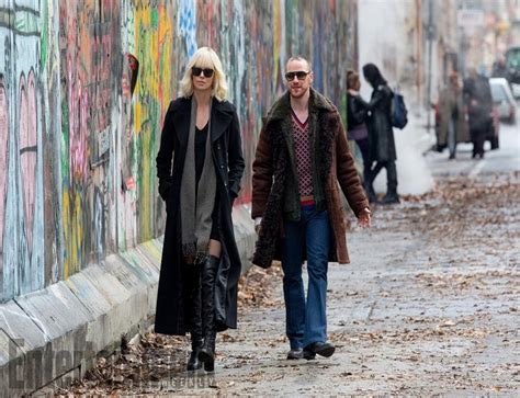 Charlize Theron Est Mortellement Badass Dans Le Trailer Datomic Blonde