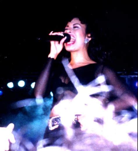 Selena Quintanilla Perez Picture Gallery 33