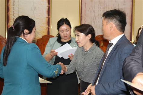 АЖЛЫН ЦАГИЙГ 09 00 ЦАГААС ЭХЛҮҮЛЭХ ШИЙДВЭР ГАРЛАА