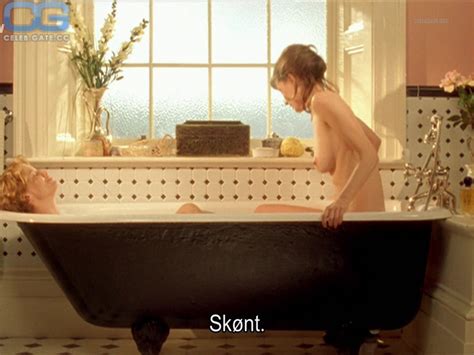 Emily Mortimer Nude Pictures Onlyfans Leaks Playboy Photos Sex Scene Uncensored