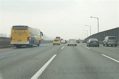 이대로면 전부 붕괴된다 위기에 빠진 한국 고속도로 운전자들 어쩌죠 오토포크