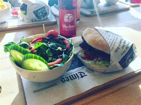 ‘패스트푸드 뜻과종류 24시간 영업하는 패스트푸드점도 많다