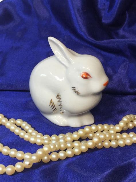 Статуэтка кролик зайчик фарфор н1927 винтаж — цена 320 грн в каталоге Статуэтки Купить товары