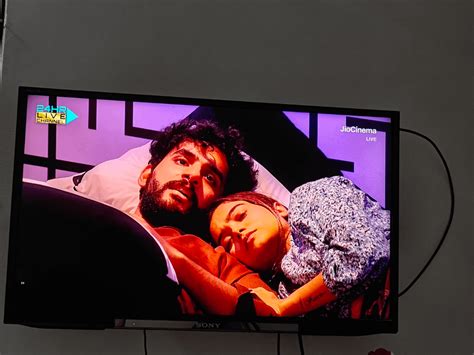 abhisha moment r biggboss