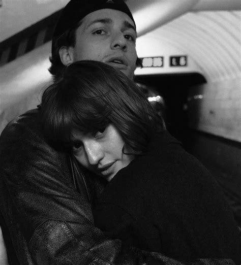 4love Ge სასიყვარულო საიტი ისტორია წიგნი ჩანახატი ტესტი