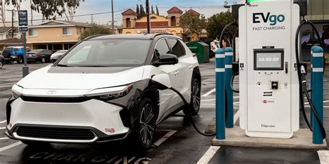 Toyota Just Opened Its First 350kw Ev Fast Charger With Evgo
