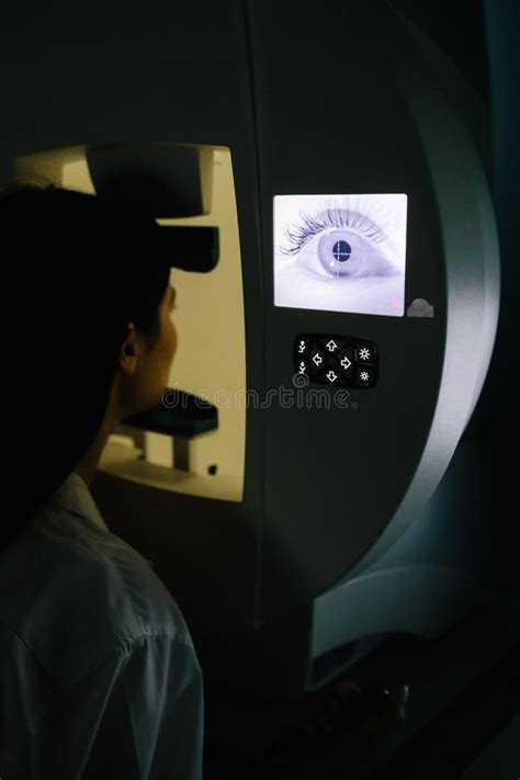 Perimetry Visual Field Test Helps Detect Early Glaucoma By Assessing