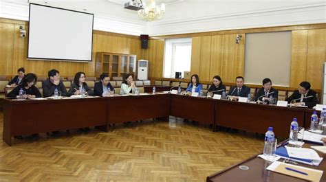 Төрийн албан хаагчдад хичээл заах сургагч багш нарыг бэлтгэж байна