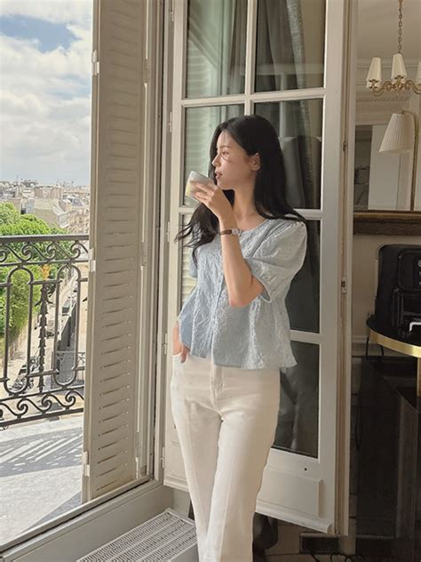 리리앤코 2천장 돌파 44 120 나리틴 플라워 자수 라운드넥 블라우스 여름데일리룩데이트룩캐주얼룩캠퍼스룩하객룩격식룩출근룩빅사이즈120사이즈자체