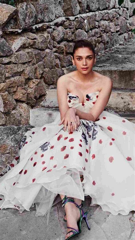 आदिती राव हैदरीचा क्लासी लूक