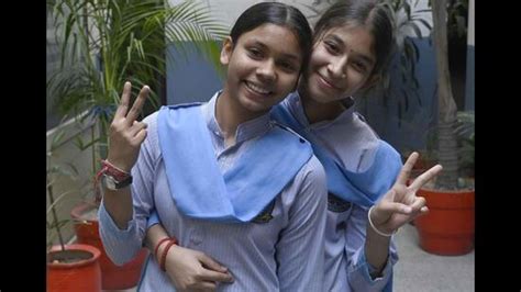 Pseb Class 10 Ludhiana Girl Aditi Tops State With Perfect 650650 Hindustan Times