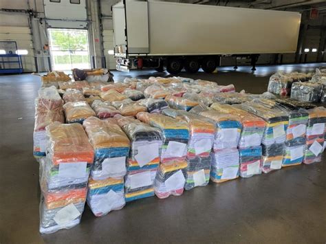 Zoll Beschlagnahmt Gef Lschte Waren In Millionenh He