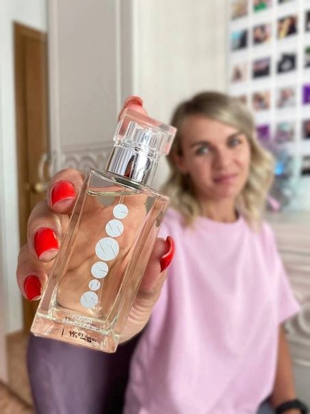 В парфюмерную компанию требуются сотрудники От 18 лет Работа на дому Подойдет ВКонтакте