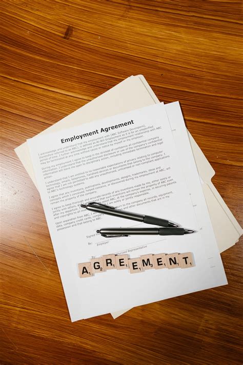 흰색 프린터 용지에 검은 색 펜 · 무료 스톡 사진