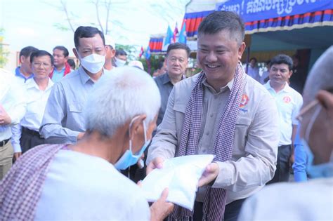 លោក ហ៊ុន ម៉ានិត ៖ អរគុណ ក្រុមការងារសមាជិកគណបក្សប្រជាជនទាំងអស់ ដែលតែងតែលះបង់ពេលវេលា