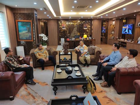 Airlangga Apresiasi Terobosan Baru Pelaku Industri Otomotif Di Olx Autos Imx 2022