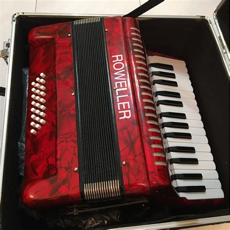 Roweller Accordion 手風琴 興趣及遊戲 音樂、樂器 And 配件 樂器 Carousell