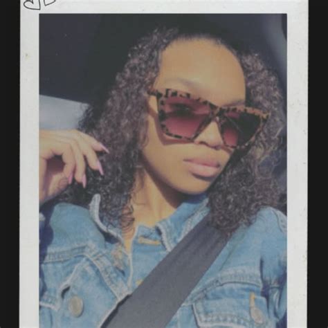 Ksimone18 On Threads