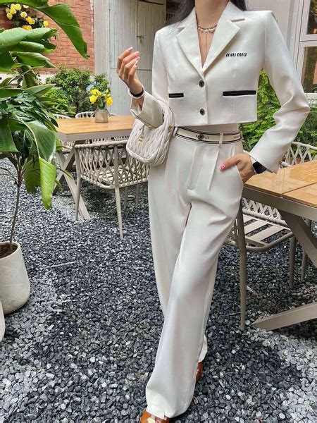 Комплект одежды Miu Miu купить на Ozon по низкой цене 1727147854