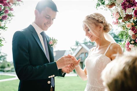 Marry Definition And Meaning With Pictures Picture Dictionary And Books