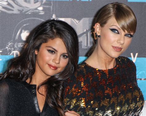 Selenas Engagement Ring She Loves Him Like A Love Song