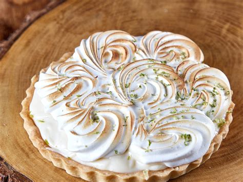 Torta De Limão Com Marshmallow De Padaria