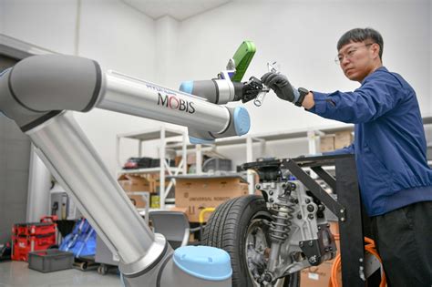 Hyundai Mobis Unveils Mobile Cobots For Smart Manufacturing Iot World Today