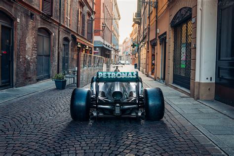 Mercedes-Benz W04