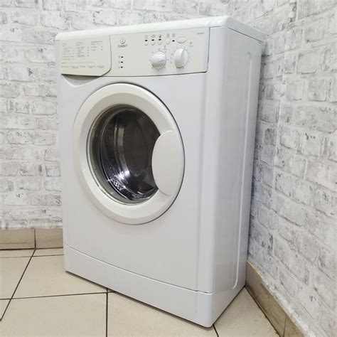 Indesit WIUN 102 - Узкие стиральные машины