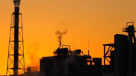 Turns（ターンズ）｜移住・地方創生・地域活性化 第二次産業とは？定義と一次・三次産業との違い、歴史・現状まで解説 Turns（ターンズ