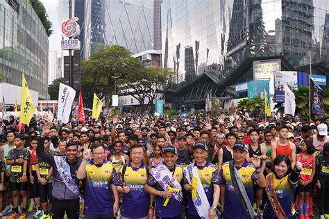 15 000 Peserta Meriahkan Larian Bersarong Dengan Irama Dan Gaya