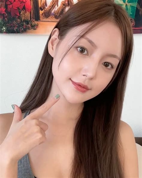 요니 Yoni 모델 뷰티and패션 인플루언서 가디건의 계절이니까🐰🍂 Faeferhearts 가디건 가디건코디 가디건추천 가을코디 Instagram