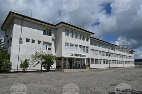 В област Монтана са попълнени 44 от паралелките за прием след седми клас две са закрити Утро