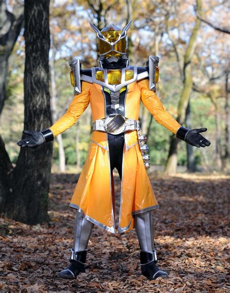 仮面ライダーウィザード ランドドラゴン 仮面ライダー図鑑 東映