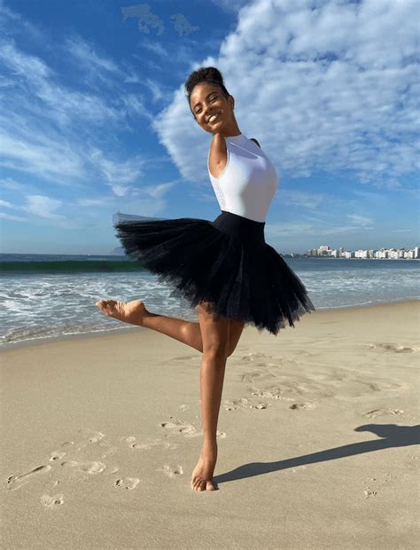‘we Can Do Anything But Give Up Brazilian Ballerina 19 Born Without