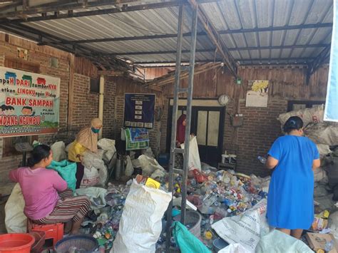 Pengelolaan Sampah Melalui Bank Sampah Dinas Lingkungan Hidup Kab Ngawi