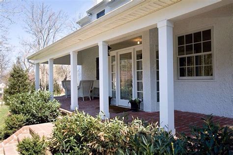Entry Way With Bump Out For Mud Room And Porch