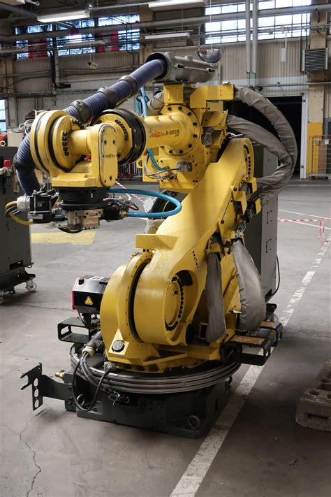 Robot Fanuc R 2000ib 210f 08 729h W Linear Rail Ps Auction We Value The Future