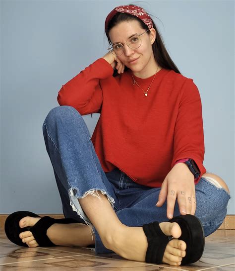 Queen Mary June Foot Adoration Foot Fetish Directory And Foot Fetish