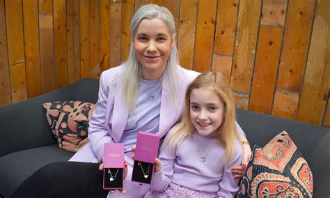 Anne Brauner Sælger Halskæde For At Støtte For Tidligt Fødte