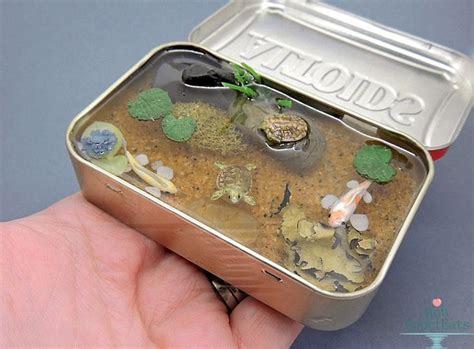 27 Awesome Altoid Tin Projects You Need To Try Mint Tin Crafts Diy Resin Crafts Mint Tins