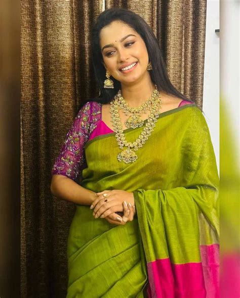 Simple Sweet Swathi Get Ahead