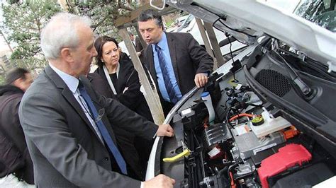 Les Entreprises Testent Des Véhicules électriques