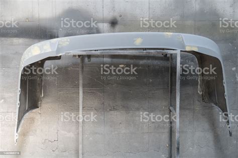 자동차 페인트 서비스 및 품질 자동차 차체 공장 개념 자동차 페인트 서비스 상점에서 자동차 프레임 페인팅 챔버에서 자동차 페인팅의 일부 0명에 대한 스톡 사진 및 기타