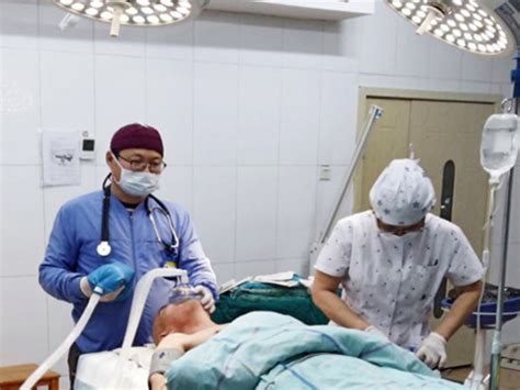 ГССҮТ ийн эмч нар алсын дуудлагаар гавал тархины хүнд гэмтэлтэй